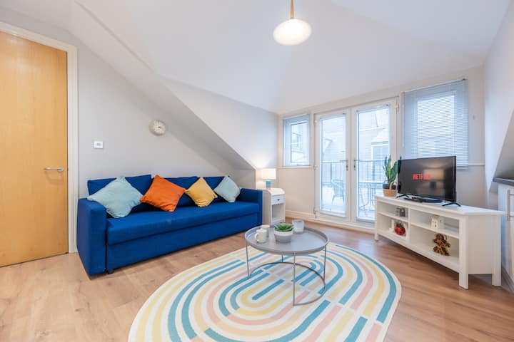 Cardiff City Centre 1br | Free Parking |Balcony - Cardiff