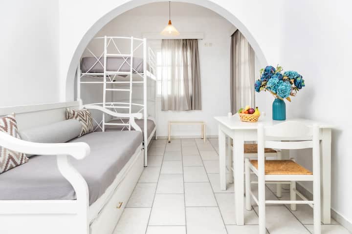 Depis Apartments Seperate Bedroom Naxos Town - Naxos