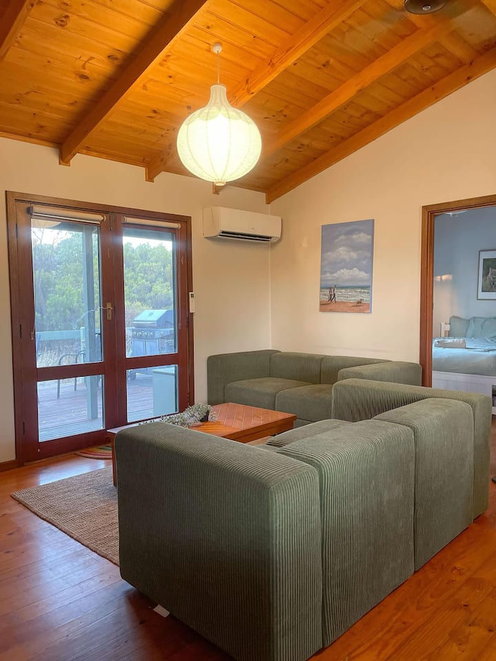 Nature's Embrace | The Pelican Cabin - Kangaroo Island