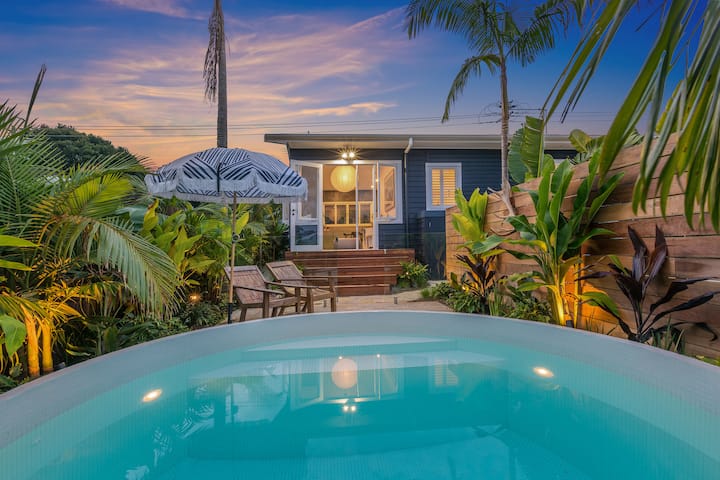 Barefoot Bay Cottage | Heated Pool & Outdoor Bath - Byron Bay