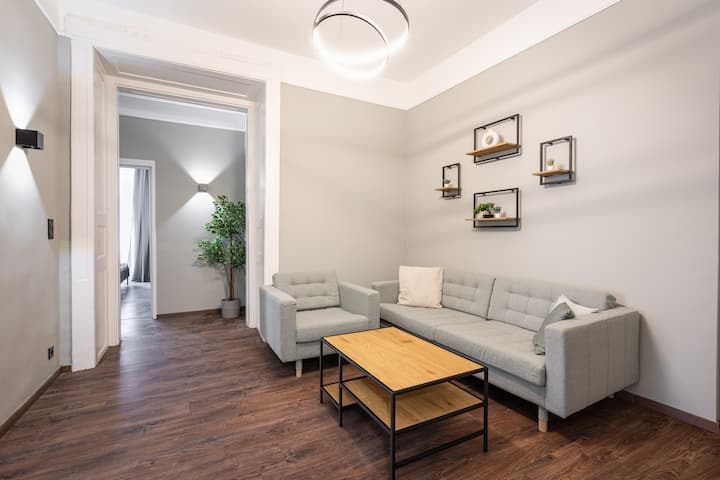 Premium 4 Bedroom Apartment On Maria St. - Budapest
