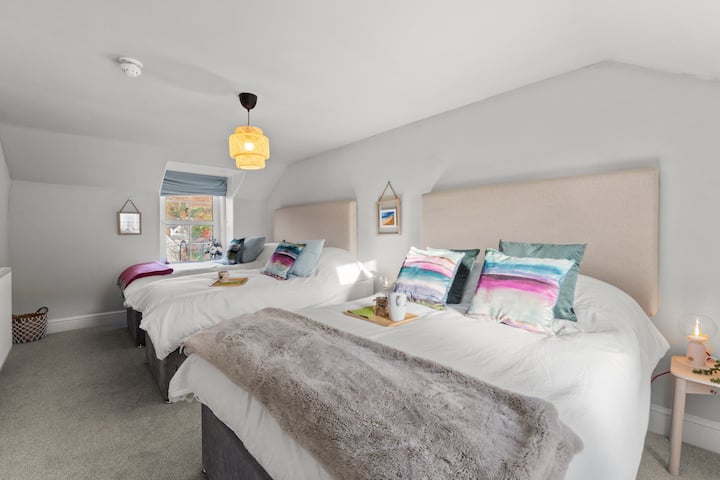 Ensuite Accommodation  For Up To 10 People - Peebles