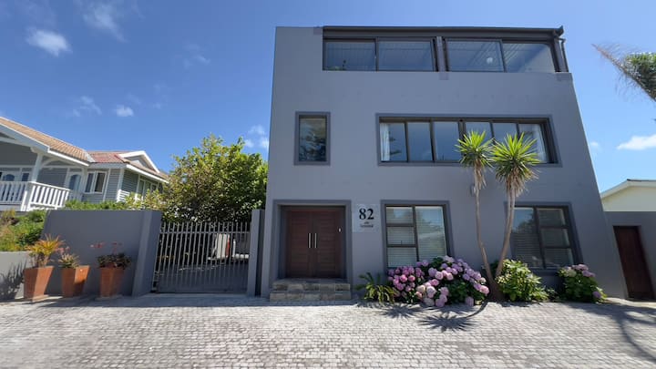 82 On Second Family Stay. - Kleinmond