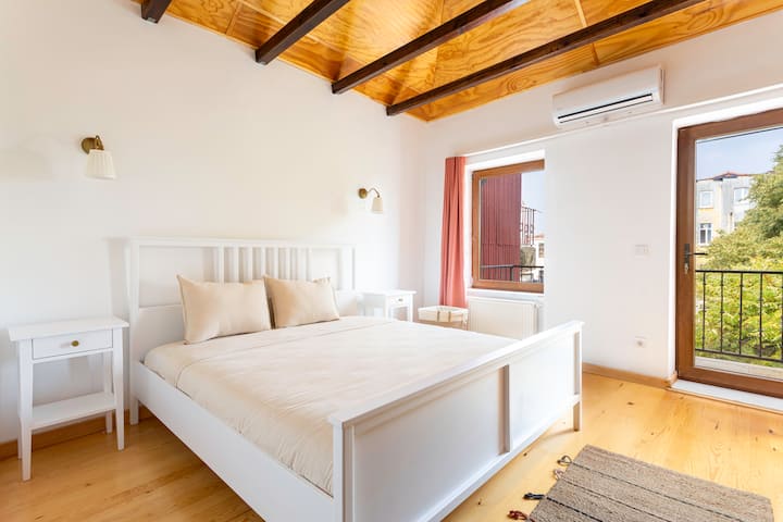 Renovated 1+1 Flat Wh Queen And Sofa Bed - Istanbul