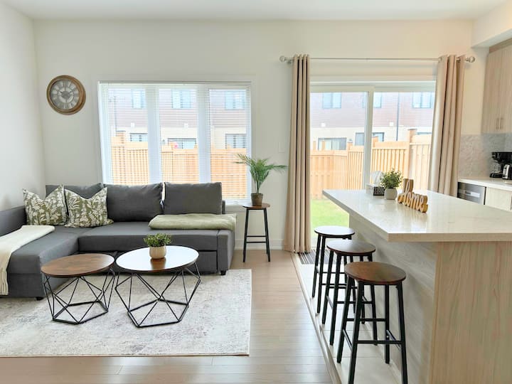 Cozy Barrie Getaway ① Private Clean New Build 3br - Barrie