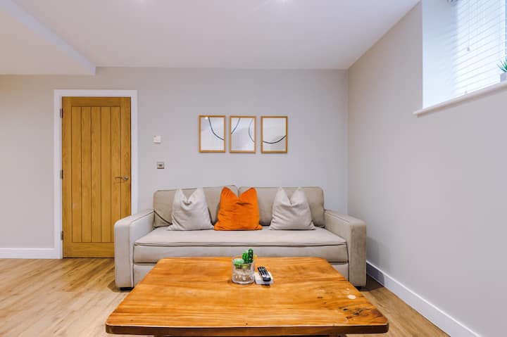 2 Bed City Centre & Free Parking - University of Chester