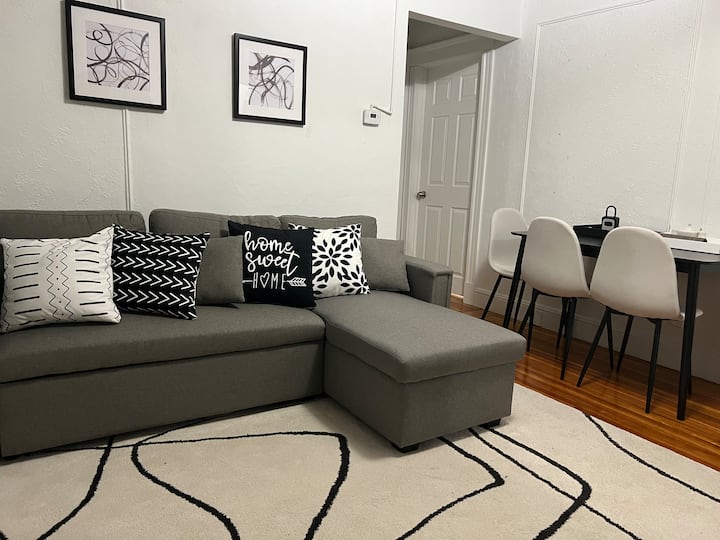 Stylish Room Near Davis/porter Square(purple Room) - Cambridge, MA