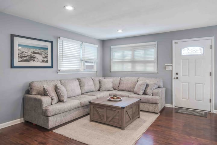 10-mins To Amityville Beach | Perfect For Couple - Massapequa, NY