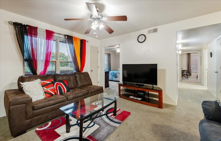 Cozy Home With Golf Course View - Council Bluffs, IA