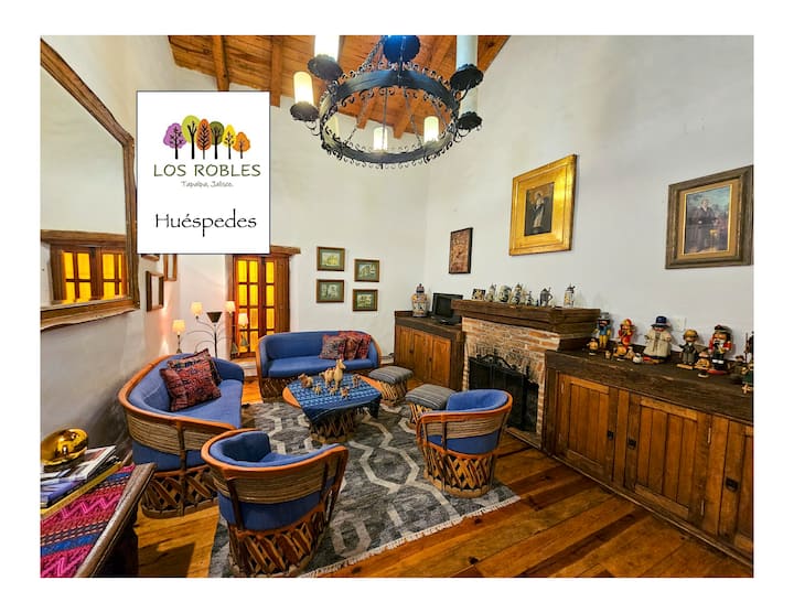 Huéspedes Los Robles: Tapalpa Centro, Con Terraza - Tapalpa