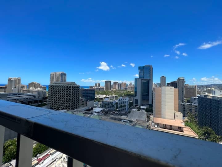 Top-rated Room For 5 In Waikiki, Excellent Reviews - O‘ahu, HI