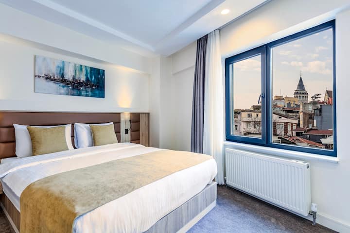Cozy Flat • In The Heart Of Istanbul | Galata View - Istanbul