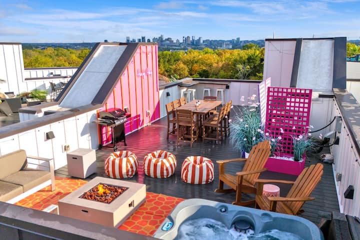 New Skyline View Rooftop + Hot Tub! 10 Mins To Dt! - Nashville, TN
