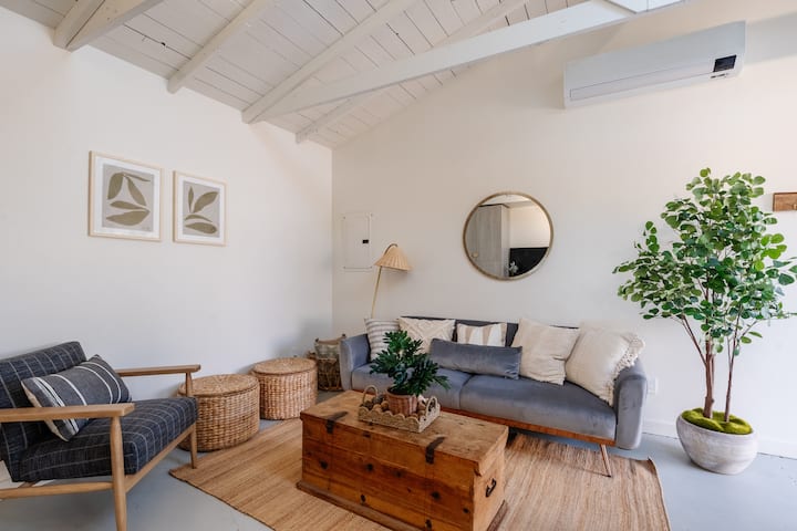 Unique & Cozy Gem: Mins To Beach ~ Patio - 聖地亞哥, CA