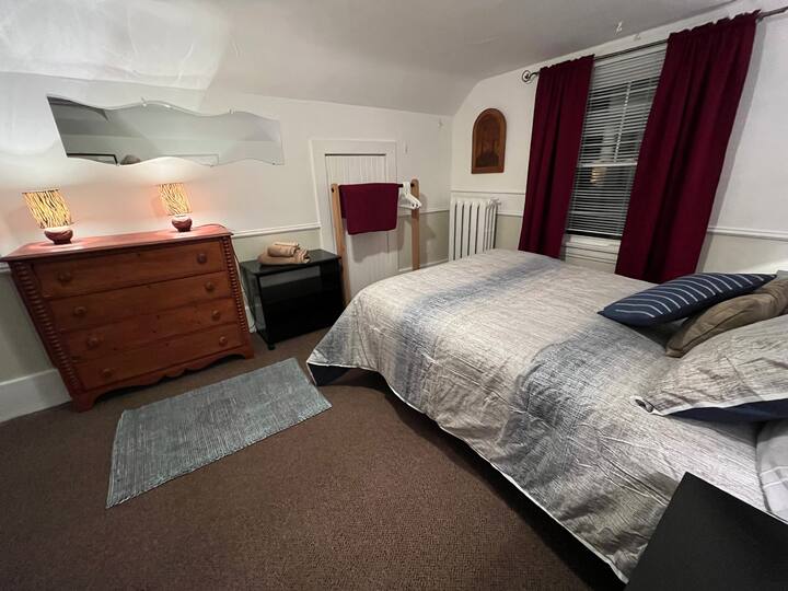 1 Bedroom /3 Bed Flat - Halifax