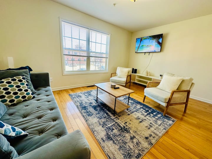 Great Value! Close To Proctors, 2 King Beds | B15 - Schenectady, NY