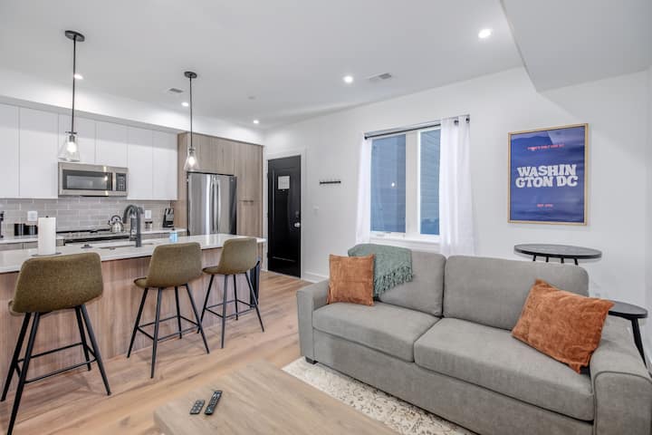 #9 Capitol Hill Apartment - 3 Min Walk To Metro! - Washington, D.C.