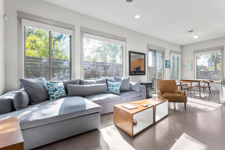 Relax & Play In Austin – Walk To Rainey/lake Trail - Austin, TX