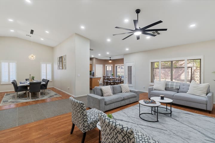 Bold Blue Retreat In Henderson - Henderson, NV