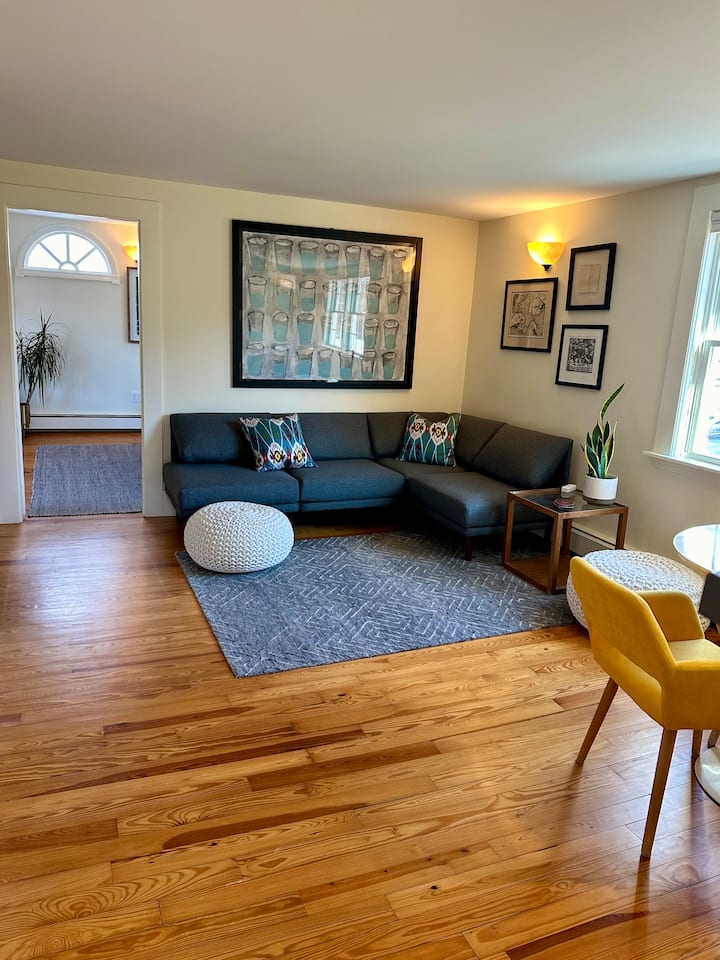 Stylish Retreat In The Heart Of Damariscotta - Damariscotta, ME