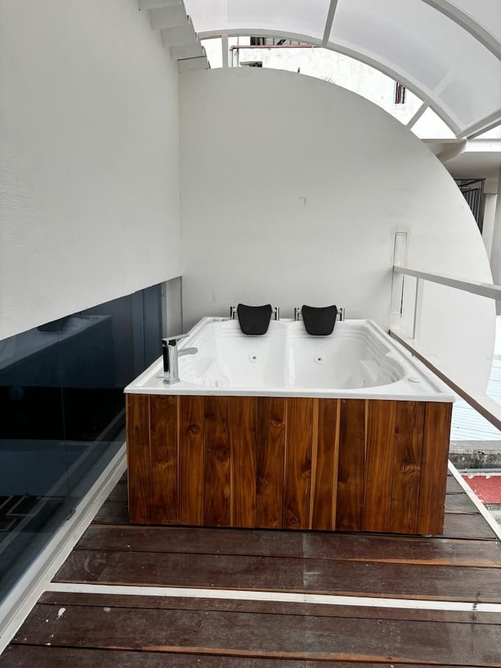 Hermosa Suite Con Jacuzzi - La Mesa