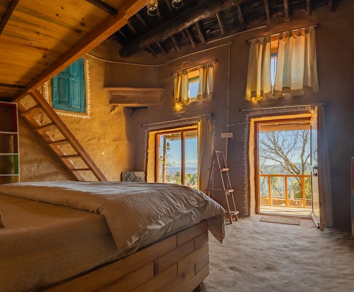 Himalayan Rustic Mud House Stay - Mukteshwar