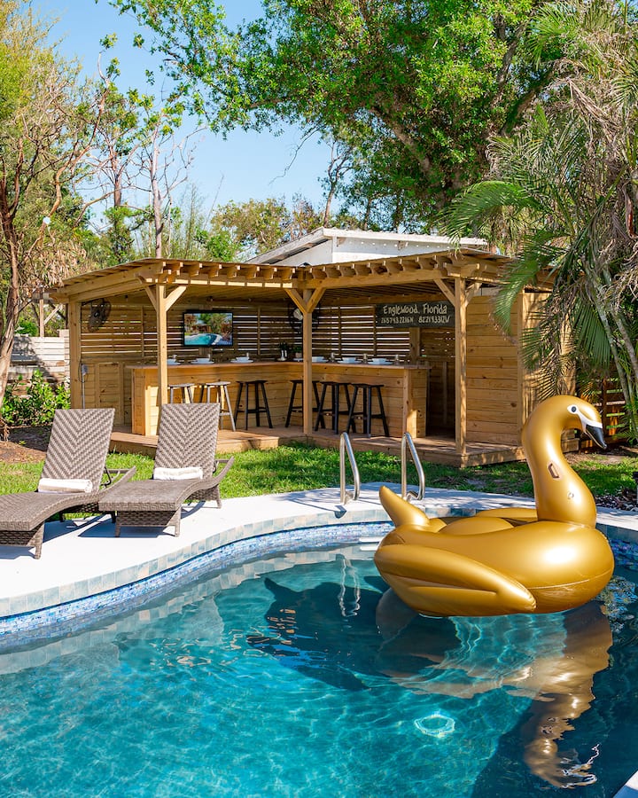 Heated Pool, Sleeps 10. Walkable To Restaurants - Englewood, FL