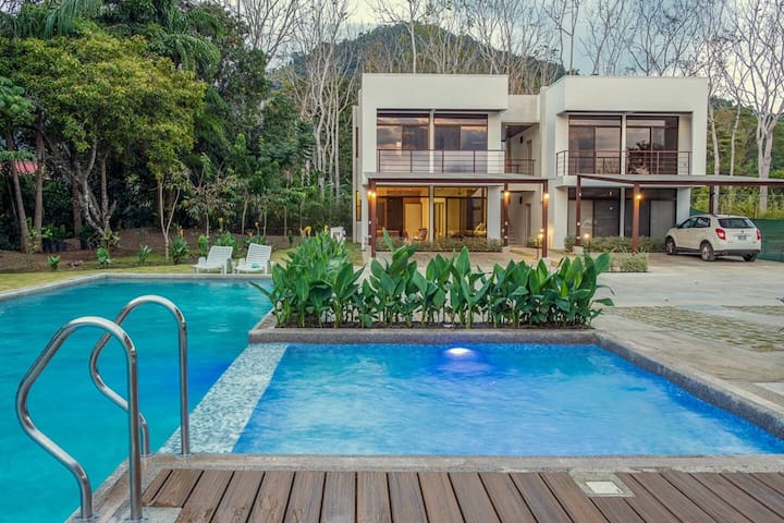 Luxurious, Pool-private Parking Casa Mar De Olivos - Costa Rica