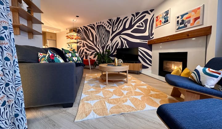 Gorgeous 1bd In Village, Hot Tub, Free Parking - Whistler