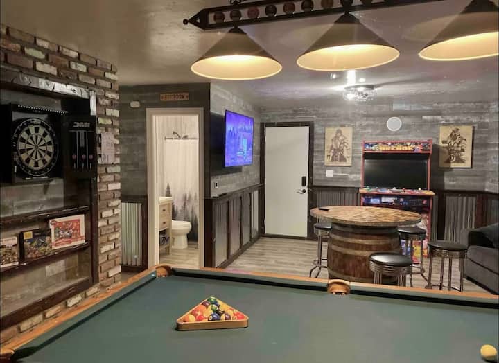 Walk To Lake/game Room, Sleeps 10 - Crestline, CA