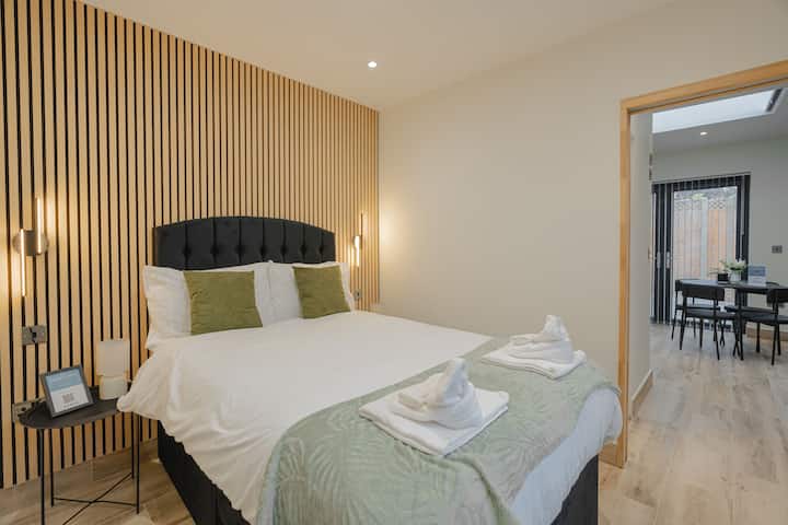 Modern Flat Sleeps 3 | Easy Access To Central - Enfield, UK