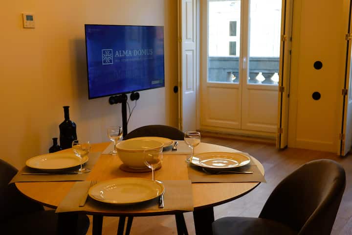 Apartamento Com Varanda No Centro Do Porto - Porto