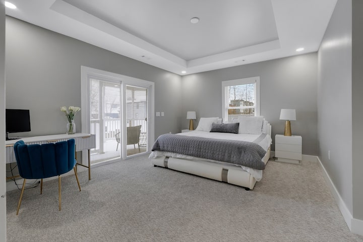 Spacious 3br/2ba Downtown Ft Wayne | Free Parking - Fort Wayne, IN