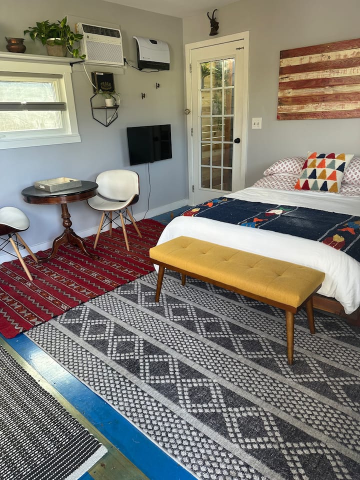 Cozy Farm Lodge Near Downtown - Carrboro, NC