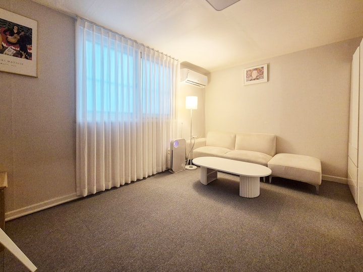 Stay B(최고의 위치/둔산동 핫플 도보5분/갈마역 도보 10분/맛집/무료 넷플릭스) - Daejeon