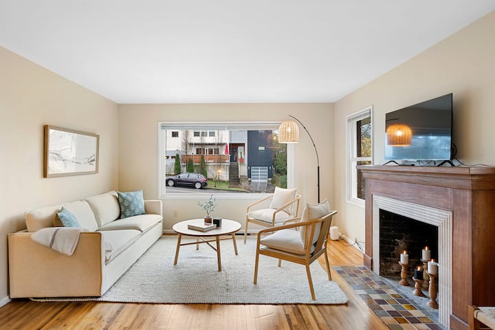 Chez Cozy | Alberta Arts 15th Avenue Plex - Portland