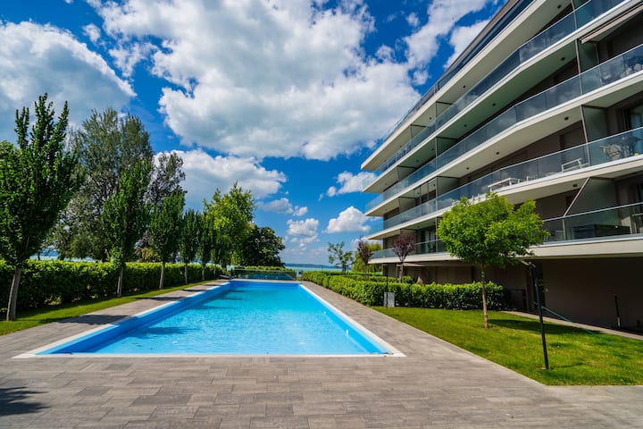 Myflat Coral 10 Premium - Pool View | Beachfront - Siófok