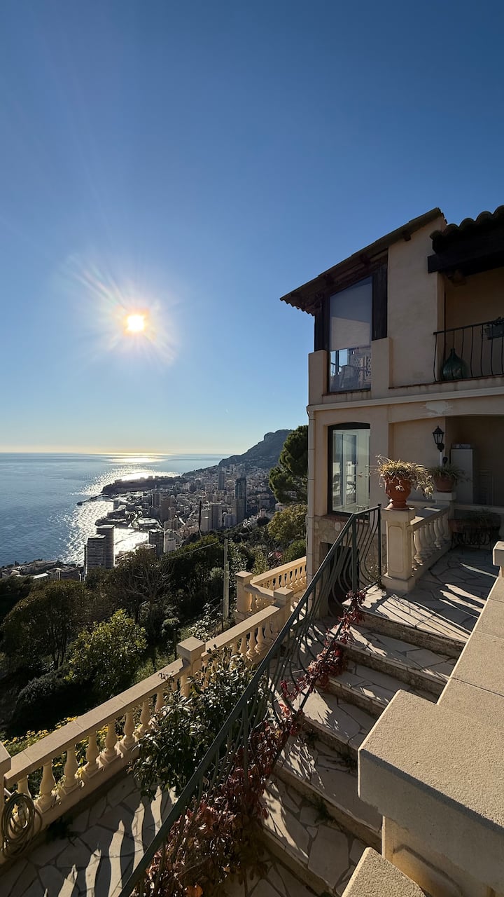 Appartement Privé Avec Superbe Vue Sur Monaco ! - Menton