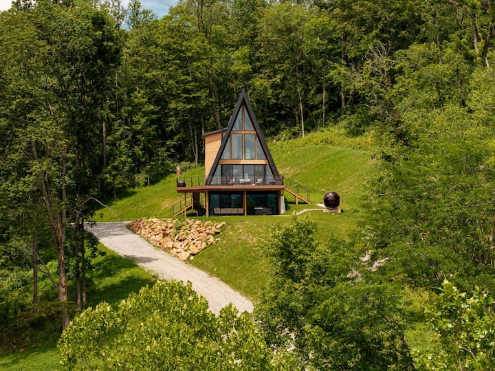 Diamond View Pa: A-frame~hot Tub~sauna~city View - Ligonier, PA