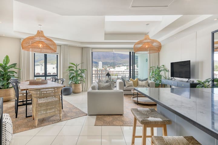 Elegant Apartment With Dramatic Mountain View - Ciudad del Cabo