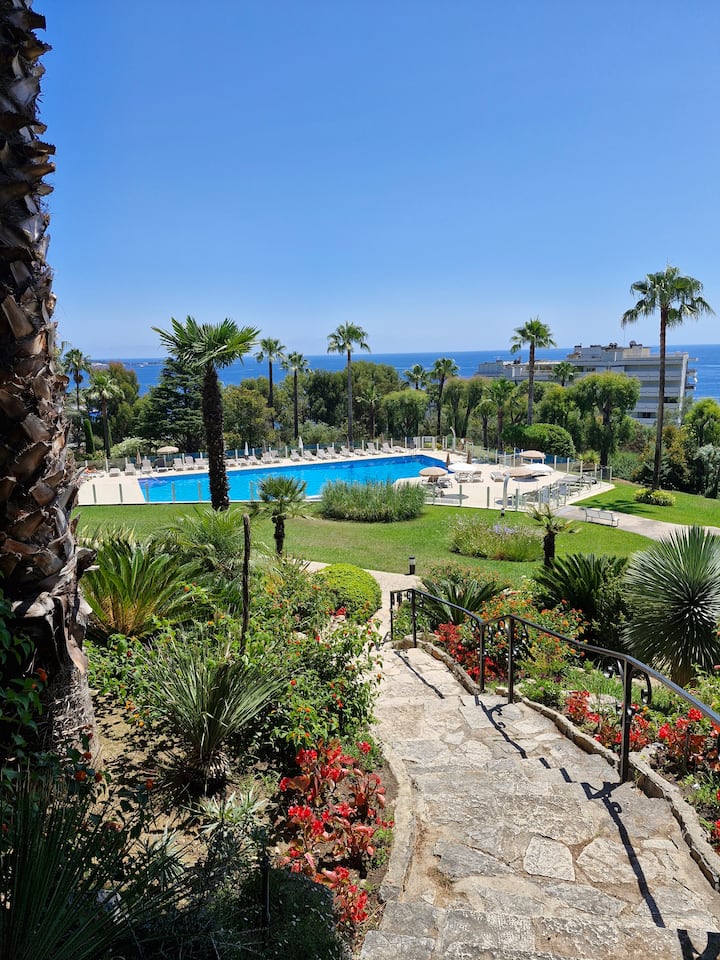 Magnifique Studio Vue Mer, Piscine Et Parc - Golfe-Juan