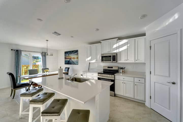 Spacious New Home For Large Groups! - Port Charlotte, FL