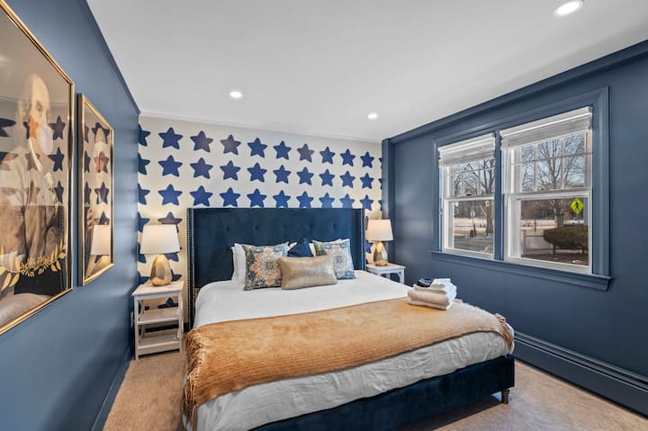 1br On Salem Common W/ Parking L Walk To Town - Salem, MA