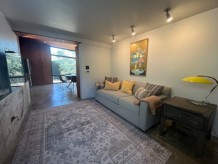 Peaceful Retreat Near Beach, Trails, And City Life - Topanga, CA