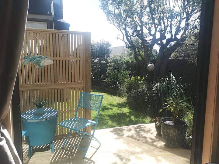 Seaside Cottage With Beach Access - Paekākāriki