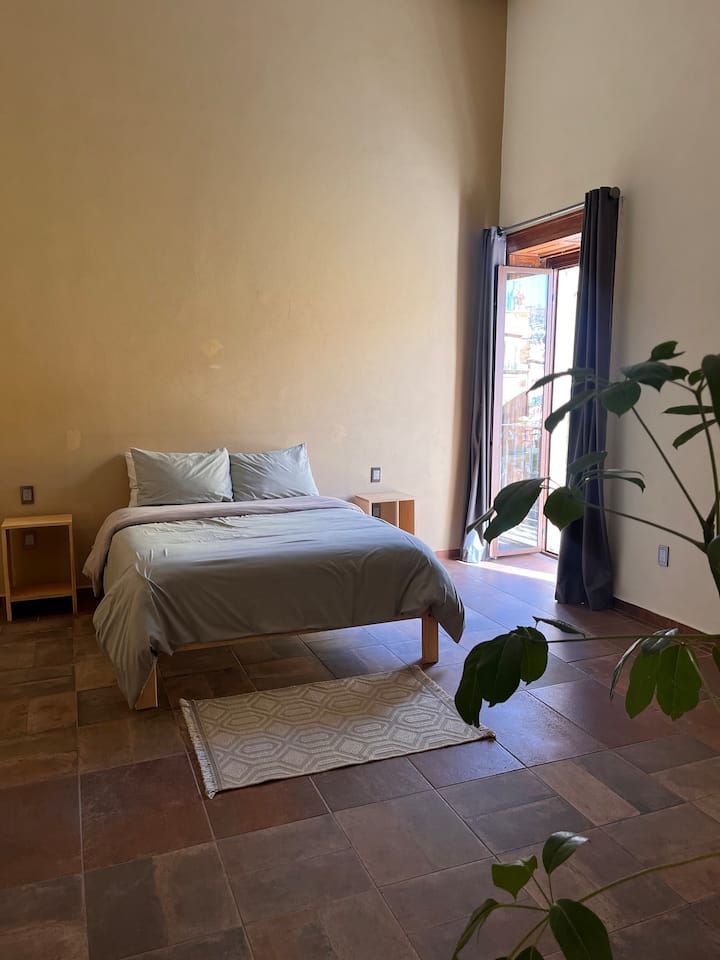 Spacious Room In City Center + Breakfast - Guanajuato