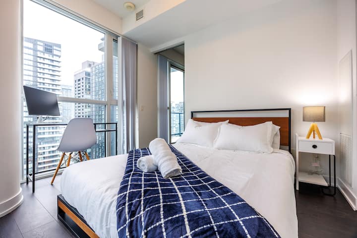 Cn Tower View 30+ Fl | Gym+sauna | Queen+pull Out - 多倫多