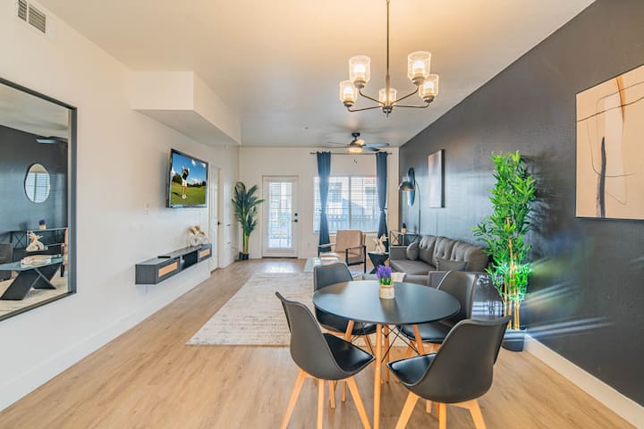 Close To Tpc |Balcony,pool,pickleball,parking W/d - Scottsdale, AZ