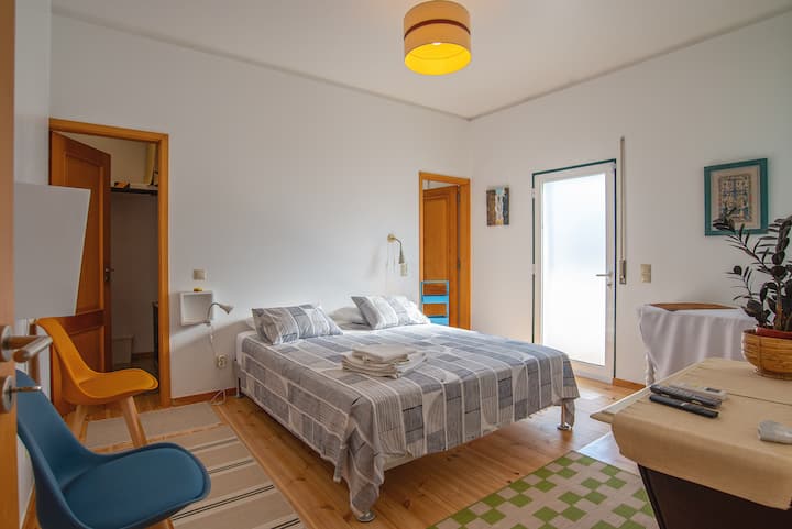 Farocenter/bedroom/rooftop/ensuite Bathroom/ac - Faro