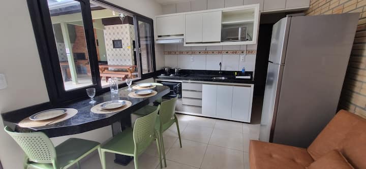 7 Min A Pé Praia Centro Bombinhas 1 - Bombinhas